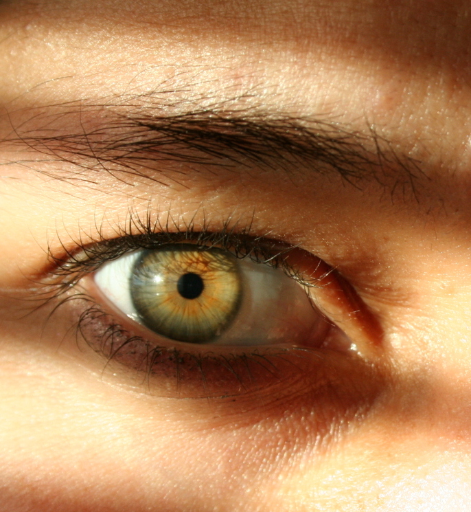 István Etiam | Hazel Eyes - István Etiam